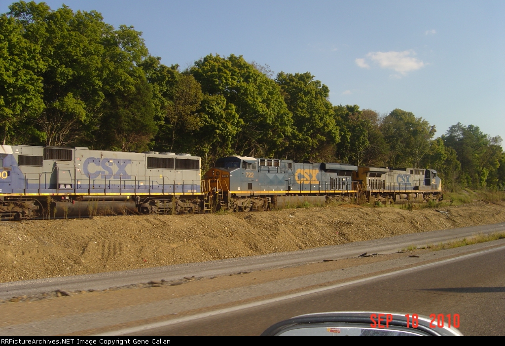CSX 168 722 wait on northbound autorack